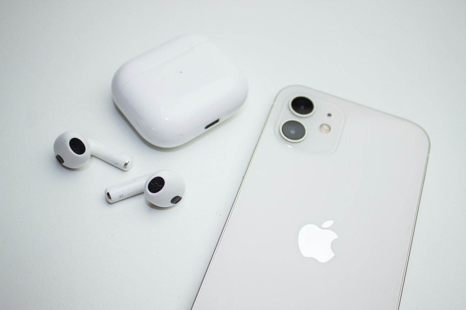 How to Clean a Phone Case: A Step-by-Step Guide – Stella Cases